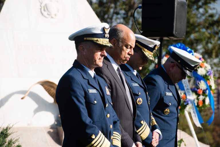 Wreath-laying ceremony at the Coast Guard Memorial in Arlington ...