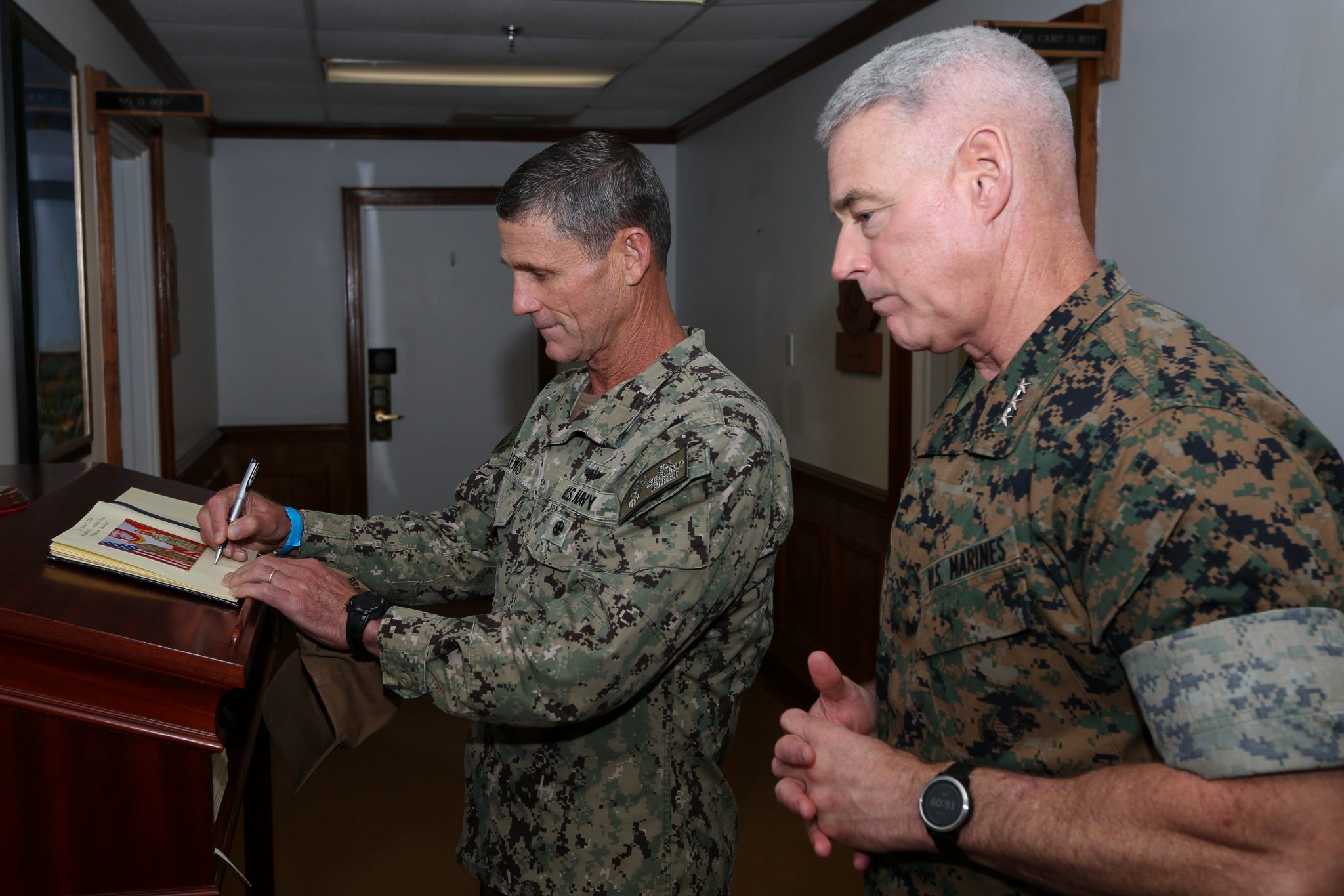 Lt. Gen. Brian Beaudreault welcomes Vice Adm. Andrew Lewis, Commander ...