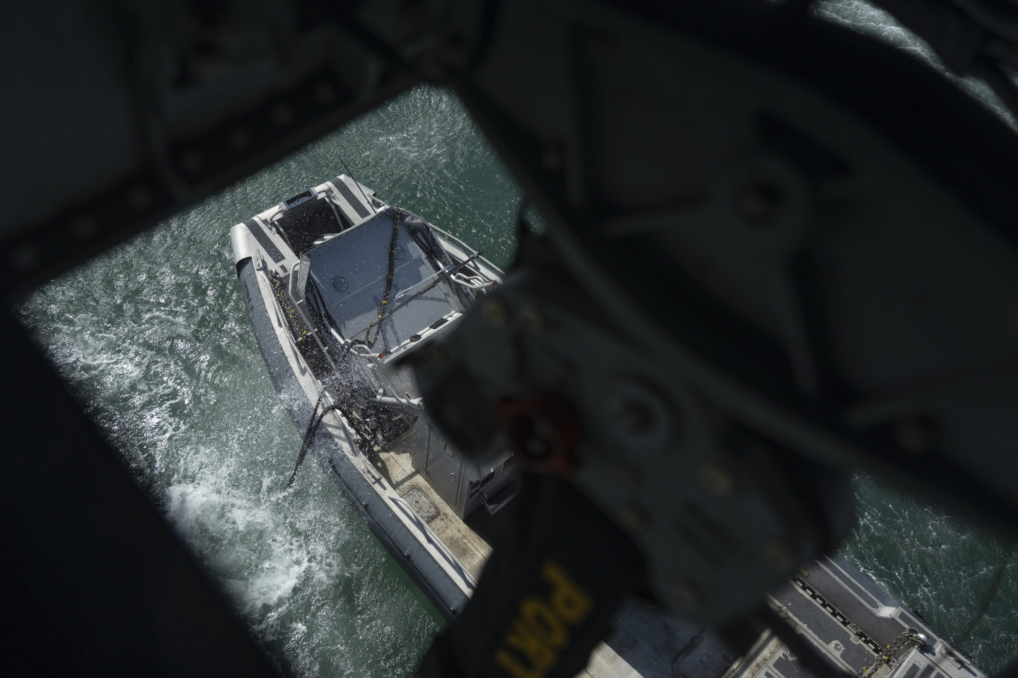 U.S. Marines with 2nd MAW execute external lifts and helocasting ...